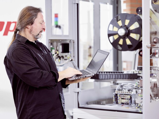 Service - Products & Services - Logopak - The Perfect Labelling System.